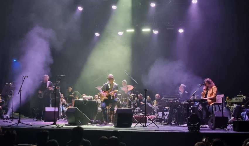 Rambo Amadeus slikovito: Vrh dna (VIDEO)